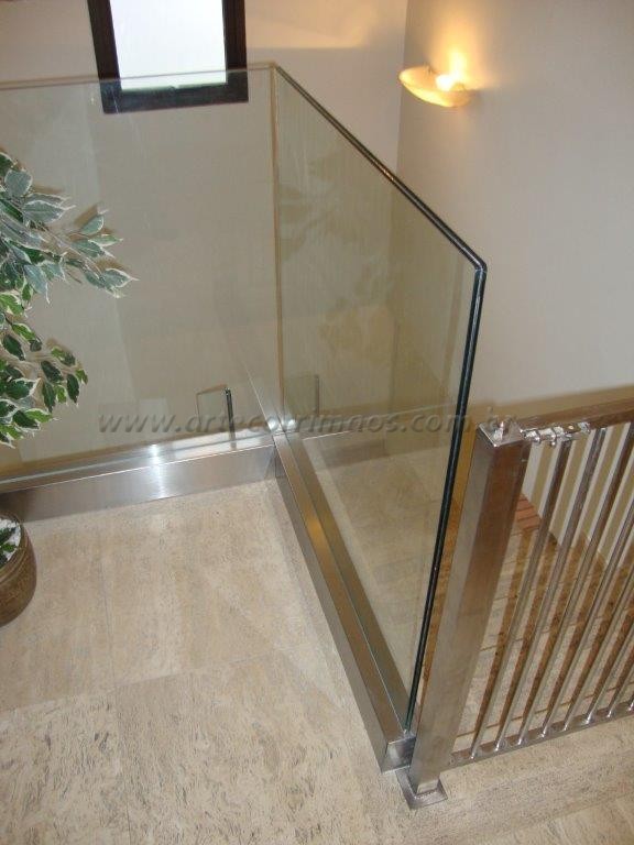 Guarda Corpo de Vidro - Arte Corrimãos e Escadas