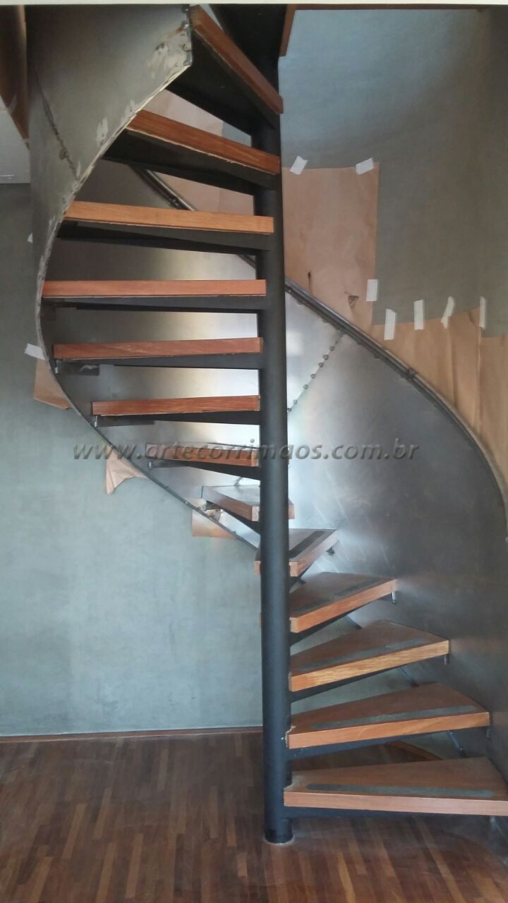 Escada Curva - Arte Corrimãos e Escadas