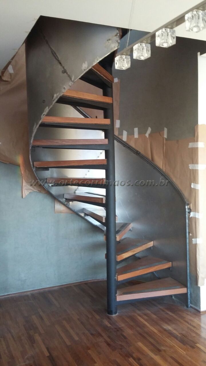 Escada Curva - Arte Corrimãos e Escadas